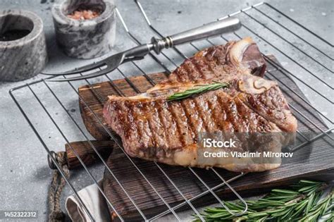 Panggang Ttulang Porterhouse Daging Sapi Steak Di Atas Panggangan