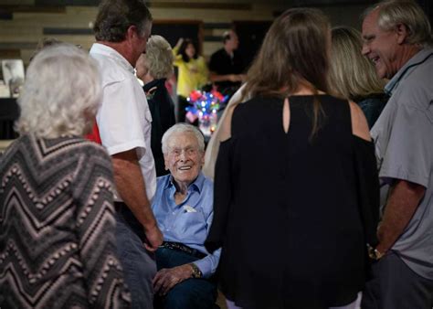 Turning 100 Texas D Day Vet Still Cant Fathom His Good Fortune