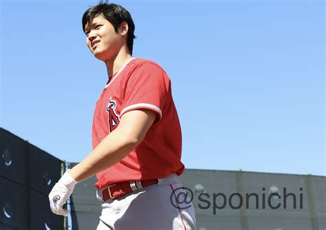 スポニチ写真映像部📷 On Twitter 〈エンゼルスキャンプ〉練習中、笑顔を見せる ＃大谷翔平 。青空が映えますね撮影・光山 貴大