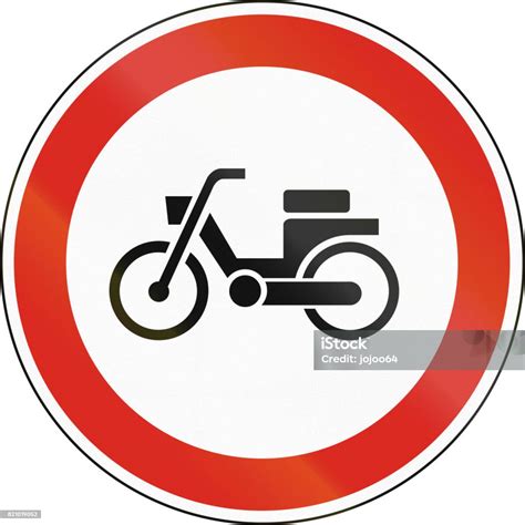 Panneau De Signalisation Utilisés En Hongrie Aucun Cyclomoteurs