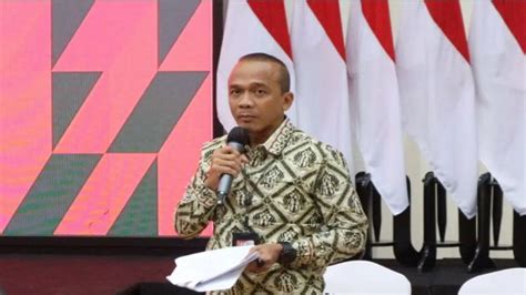 Foto KPK Geledah Ruang Kerja Gubernur Bank Indonesia Barang Ini Yang