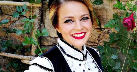 Дъщерята на Николина Чакърдъкова призна дали бившият й е посягал Ko4 Bg