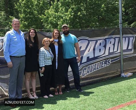 KYLIE KELCE Feet AZNudeFeet