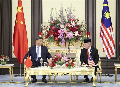 Си Цзиньпин призвал Китай и Малайзию обеспечить эффективную реализацию крупных проектов и