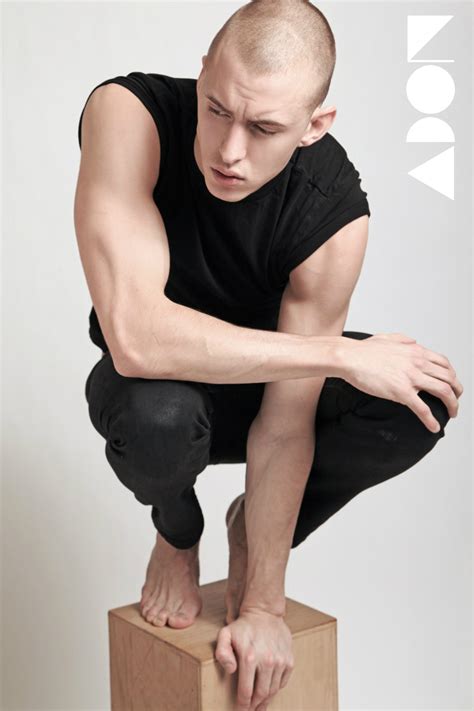 Adon Exclusive Model Leon Beitz By Thomas Synnamon — Adon Mens