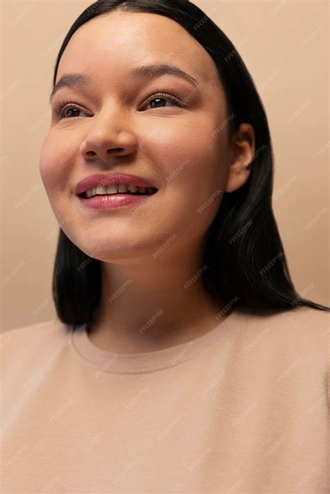 Free Photo Portrait Of Naturally Beautiful Woman