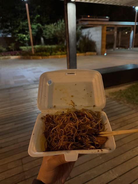 30幾年筲箕灣街坊帶路 太安樓（好似叫中興） 非常噏耷嘅一檔炒粉麵 一定會出片講！ 40蚊好撚好食 食完係會幸福笑 好耐未試過食嘢食到粗口横飛
