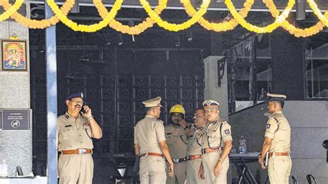 Karnataka Cm Siddaramaiah Says Man Wearing Mask Cap Fixed Timer