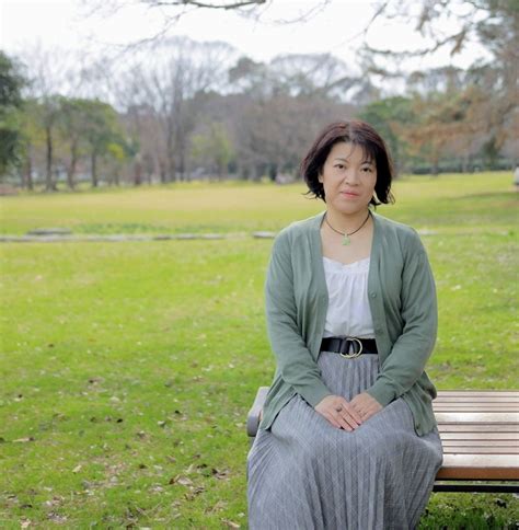 Yoshimi Imura 初めて手にした『アロマクリスタル』というガラスで出来たアロマディフューザーです。 Facebook