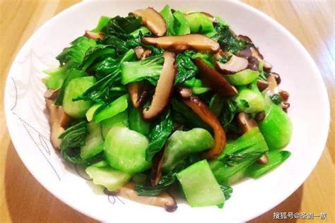 香菇可以炒哪些菜？大厨教你香菇的6种做法，好吃下饭，家人爱吃备用红椒腐竹