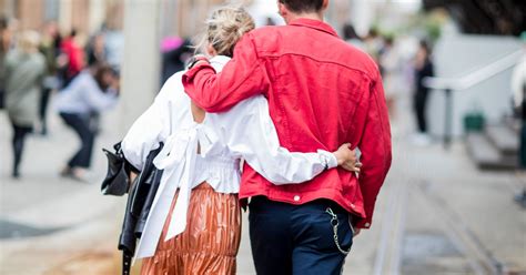 The 3 Most Common Physical Intimacy Issues According To Relationship