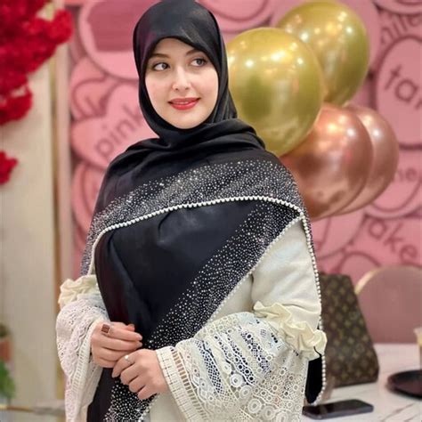 خرید و قیمت روسری نگین دار مرواریدی جنس وال اسلپ از غرفه فروشگاه ناریا🎀