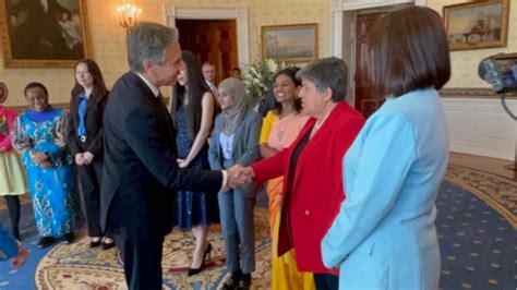 နှစ်စဉ် အမျိုးသမီးသတ္တိဆုရှင်များ ကန်နိုင်ငံခြားရေးဌာနချီးမြှင့်