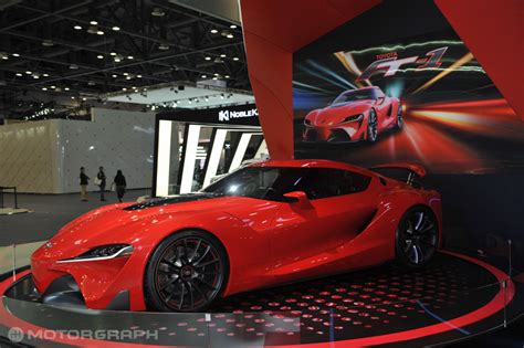 사진으로 보는 서울모터쇼 도요타 프리우스v 공격 개시 모터그래프