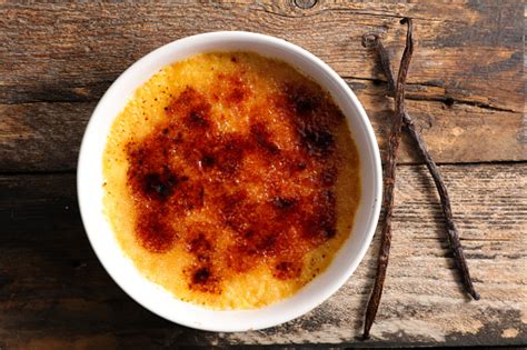 크림 브루리 프렌치 디저트 캐러멜을 곁들인 커스터드 크림 크림 유가공 식품에 대한 스톡 사진 및 기타 이미지 크림 유가공