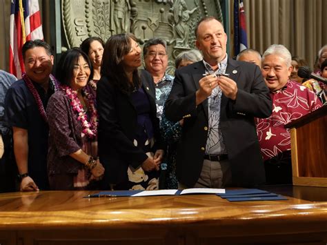 Governor Green Signs 16 Bills Benefiting Keiki And Kupuna Kwxx Hilo Hi
