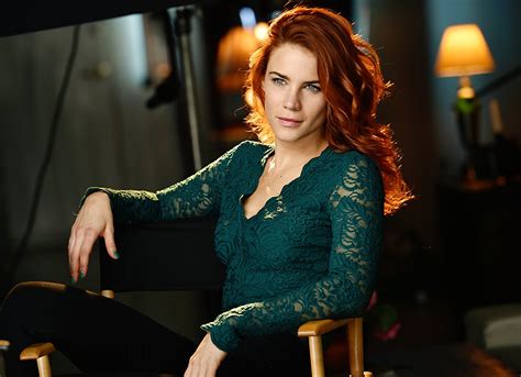 Control Nuovo Video Con Protagonista Courtney Hope