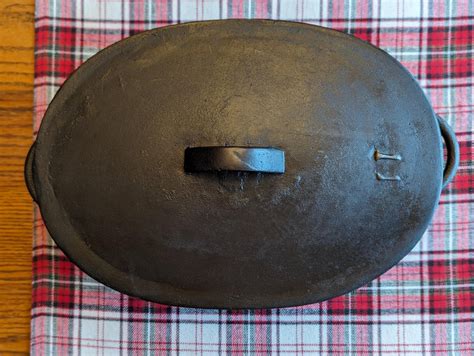 Very Small Cast Iron Oval Roaster R Castiron