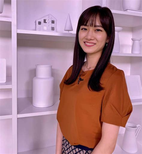 釜井美由紀さんのインスタグラム写真 釜井美由紀instagram「今日から9月！ 一気に涼しくなり、秋の空気を感じられましたね🍂 衣装