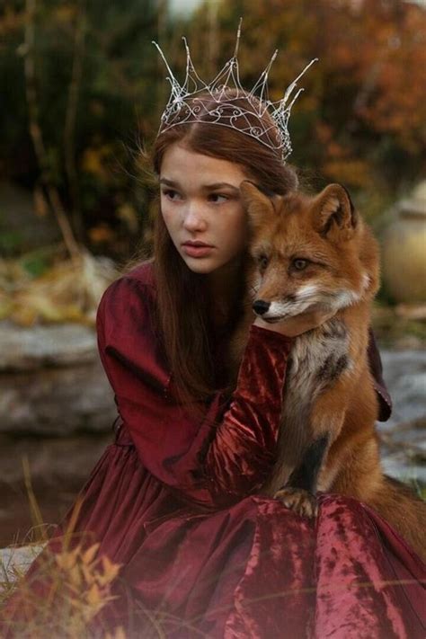 عکس دختر با روباه برای پروفایل