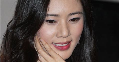 포토 수줍은 미소의 추자현