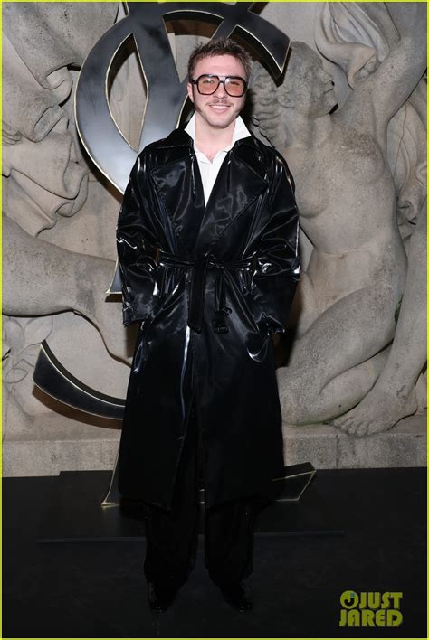 Dua Lipa Olivia Wilde And More Stars Arrive In Style For Saint Laurent