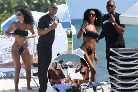 Kenny Smith Is Killin It After Being Spotted On Another Cheeky Beach