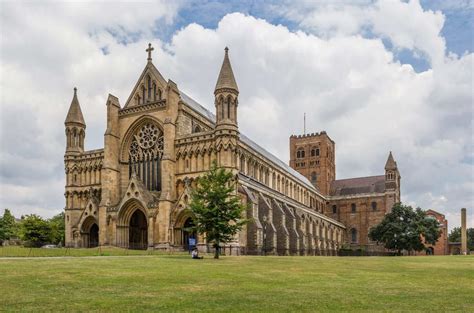 Sixth Formers Speak Their Mind At St Albans Abbey Queenswood