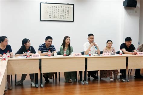 松江区房地产交易中心开展“公众开放日”活动澎湃号·政务澎湃新闻 The Paper