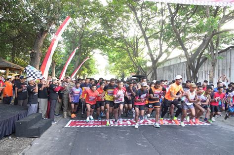 Ratusan Pelari Sukseskan Kediri Run 2023