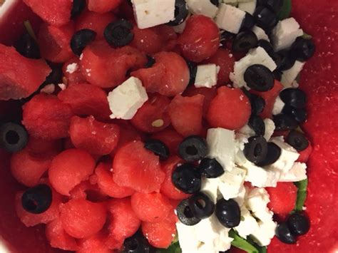 ENSALADA DE SANDIA QUESO FETA Y ACEITUNAS