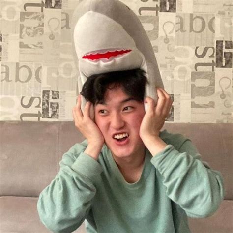 엄희용 Heee Yong • Threads Say More