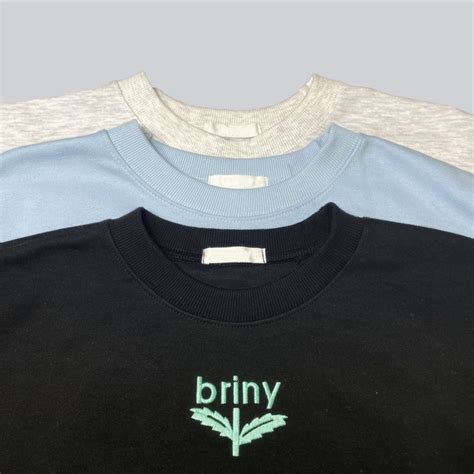 우스스튜디오 봄신상 Briny Mtm맨투맨 스웻셔츠 크롭맨투맨 봄 긴팔티 개강룩 캠퍼스룩 소개팅룩 크롭 발레코어