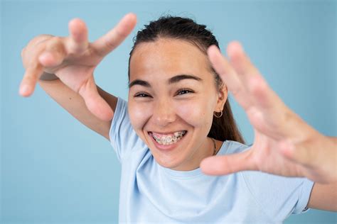 Choosing Between Invisalign And Traditional Braces