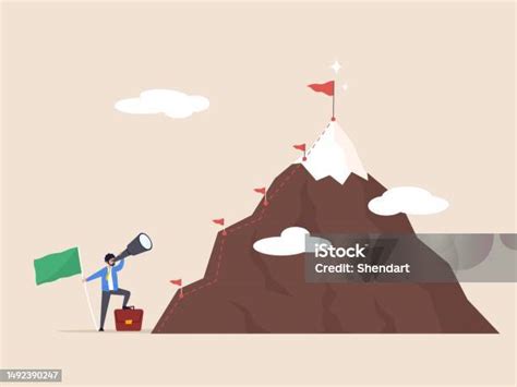 경력 성공 개념입니다 등산으로 성장 방향 앞에 있는 남성 캐릭터 계획 목표의 정상에 도달합니다 플랫 만화 벡터 그림 위로 이동에