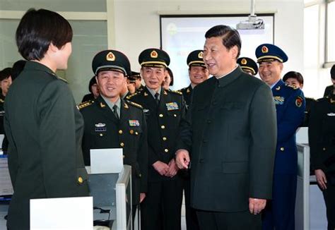 习近平看望空军某基地酒泉卫星发射中心和兰州军区机关官兵 新闻报道 人民网