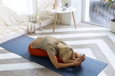 5 Manfaat Yoga Saat Puasa Dan Beberapa Contoh Gerakannya