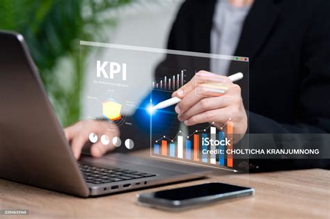 Kpi 대시보드 관리 데이터 시스템 개념 디지털 화면을 이용한 핵심성과지표 분석 다양한 그래프 비교 측정 성과 추적 타켓 마케팅 개발에 대한 스톡 사진 및 기타 이미지