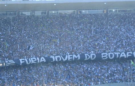 Os Bastidores da Queda do Botafogo no Brasileirão