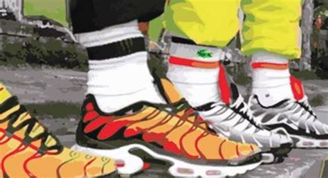 Deux Fran Aises Organisent Une Soir E Nike Ta M Re Montr Al Maudits Fran Ais