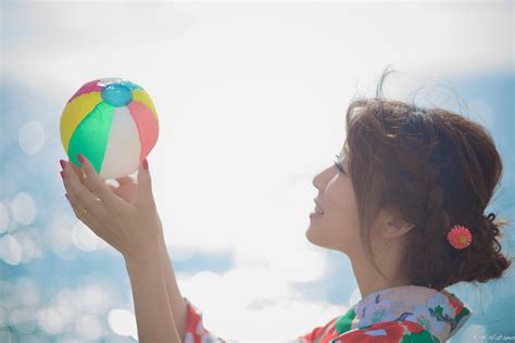 月刊デジタルファクトリーで作品発表しています Portrait Photography Girl Sea 紙風船 ファインダー越し