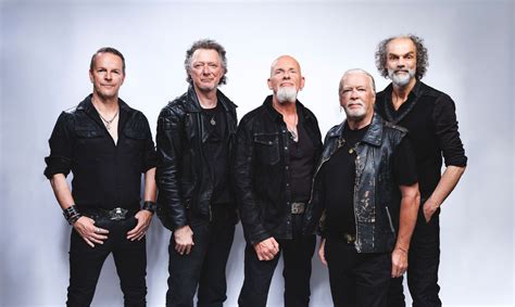 Hein Simons Steckbrief News Fotos And Mehr