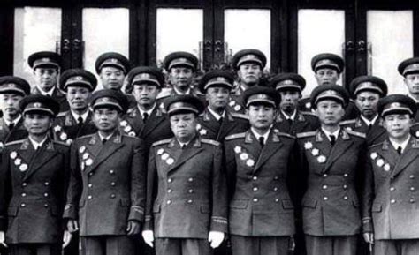 1955年大授衔，红四方面军有6人拟授大将，最后为何仅王树声一人军衔李先念名单