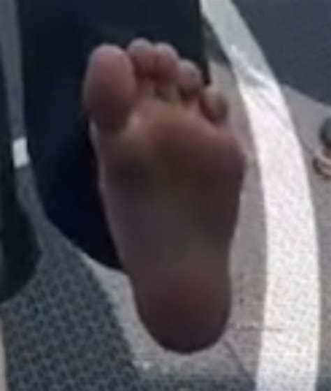 Luca Schaefer Charlton S Feet