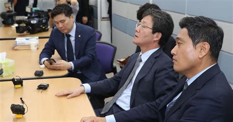 사보임계 저지 위해 의사과 찾은 오신환·유승민