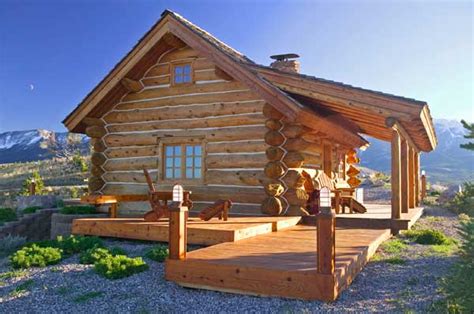 Log Home Living S 10 Favorite Small Log Cabins