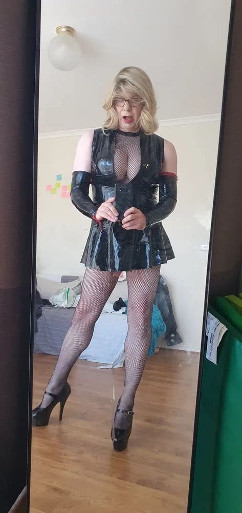 Rache Wears A Very Short Latex Dress 11 Pics Xhamster