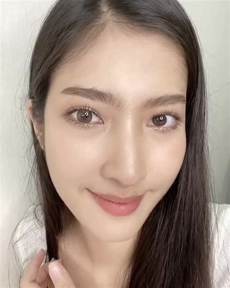 รอบนี้มาแนะนำวิธีการใส่และสีเลนส์ขายดีมากกก~ รุ่น Malika Brown 🍩 🍮 บอกเลยว่าธรรมชาติมากกก ใส่