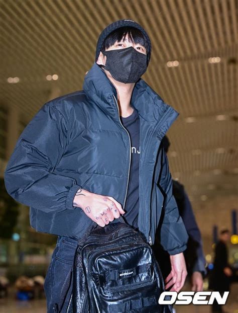 사진 군 입대 앞둔 Bts 정국 아미 바라보며 조선비즈