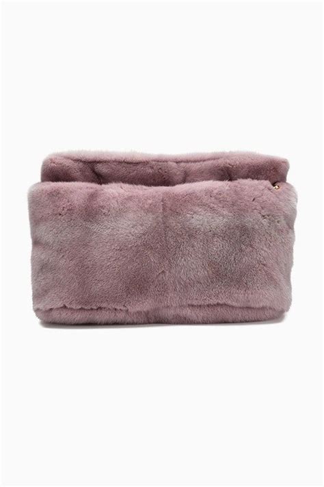 Модные меховые сумки рюкзаки шоперы клатчи и котомки из меха Vogue